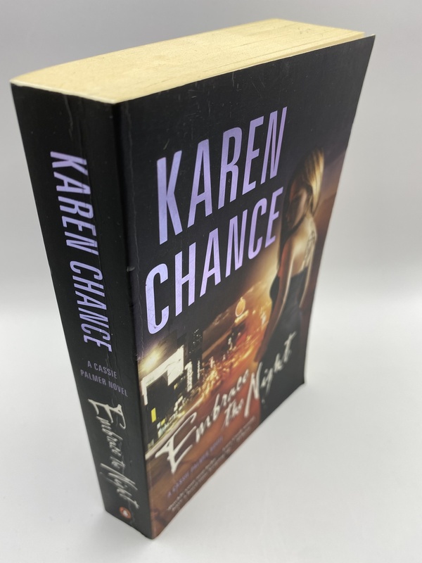 Embrace the Night - Karen Chance